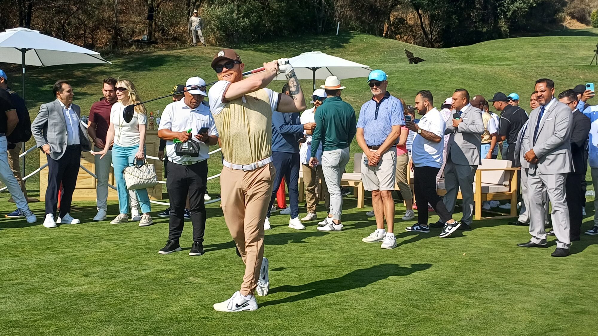 'Canelo' Álvarez celebra la tercera edición del No Golf No Life - 88.9 ...