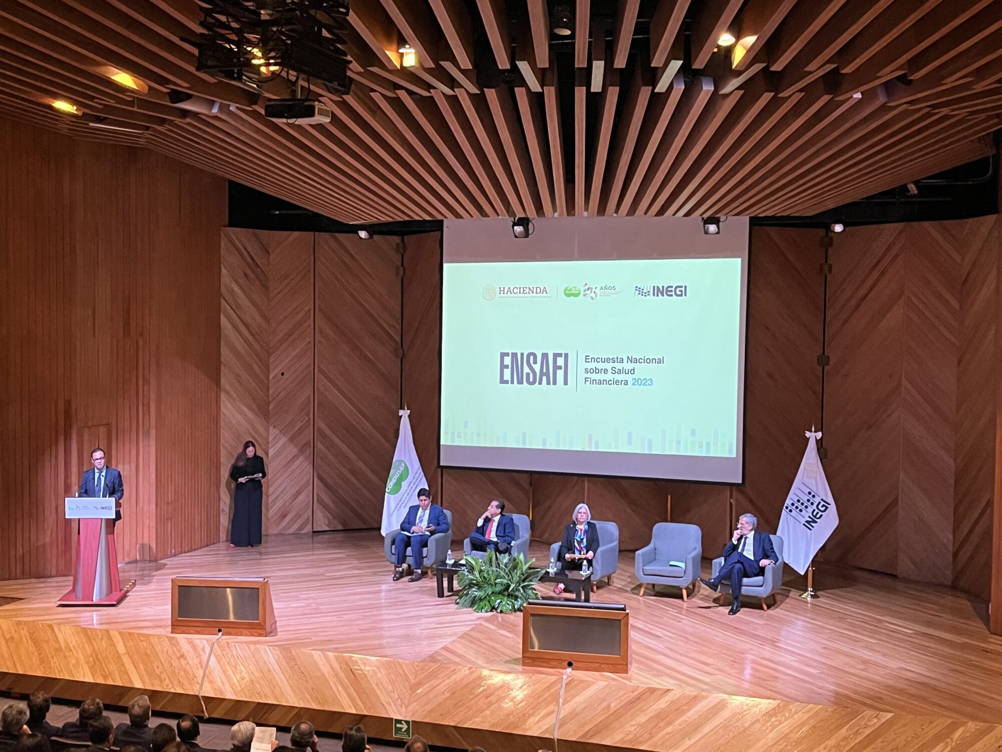 En México 6 de cada 10 personas viven con estrés financiero: ENSAFI 2023 - 88.9 Noticias