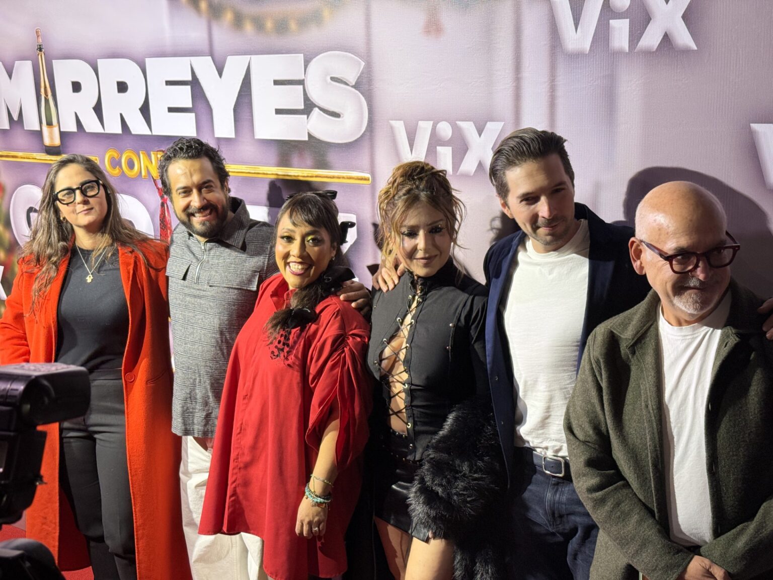 La Navidad les llegó a los "Mirreyes VS Godínez" - 88.9 Noticias