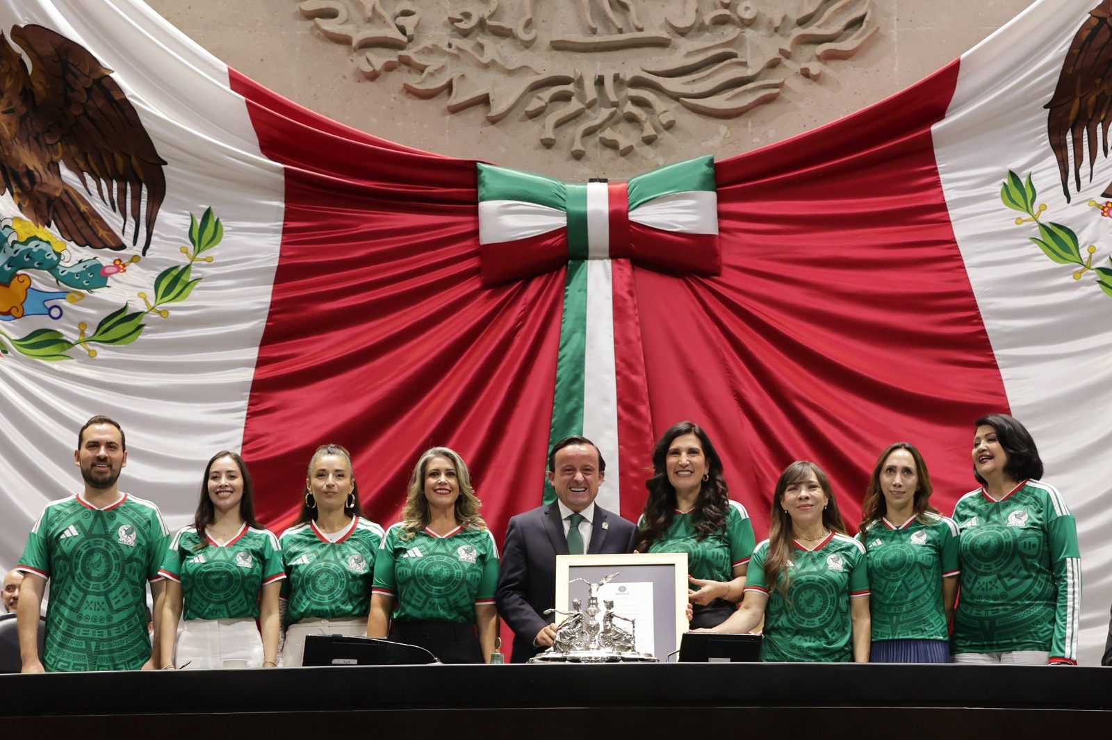 Reconocen diputados a Mikel Arriola, presidente de la FMF, por papel en ...